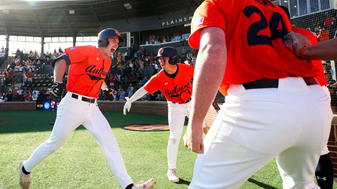 No. 23 Auburn downs No. 16 Commodores behind Belyeu’s big swing ...