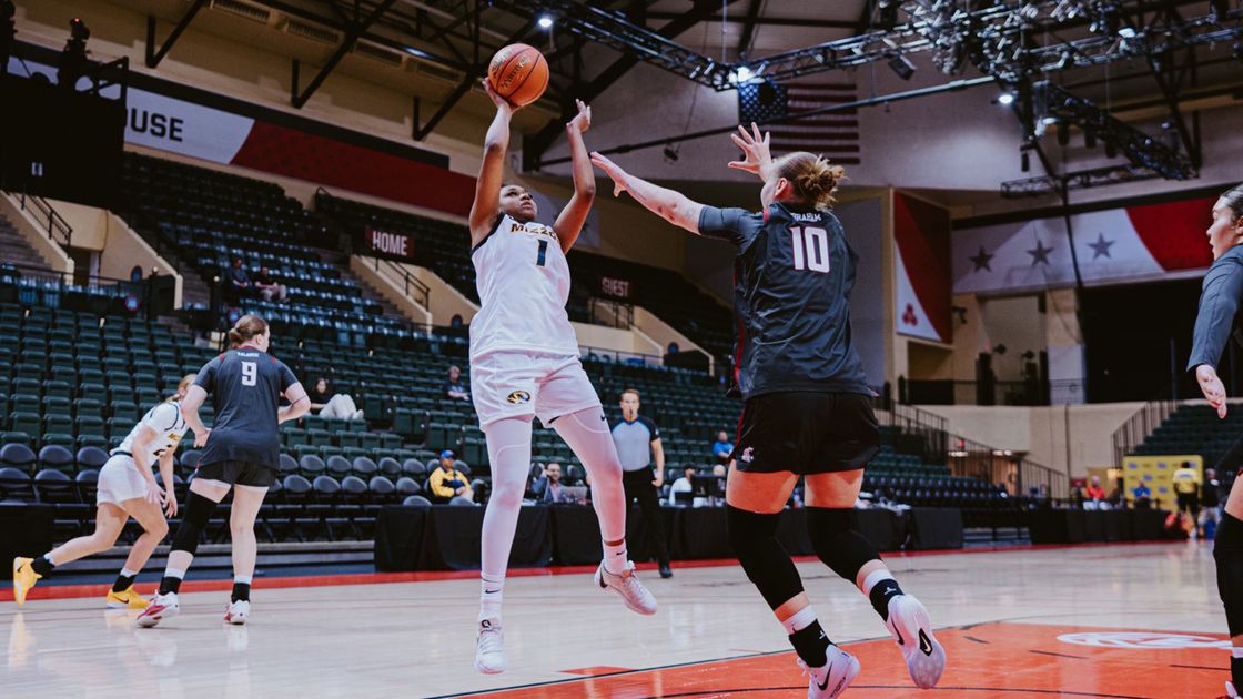 Shannon Dowell's 20 points, 10 rebounds powers Missouri past Cougars ...