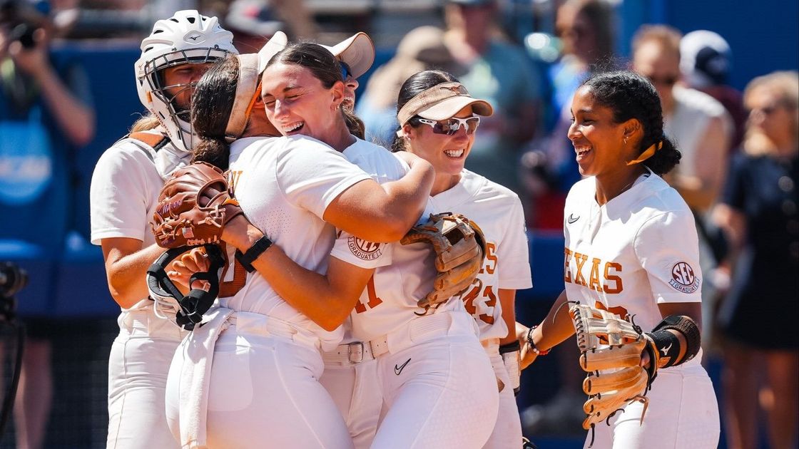 Katie Stewart's home run leads 2-seed Texas to win vs. 4-seed Nebraska ...
