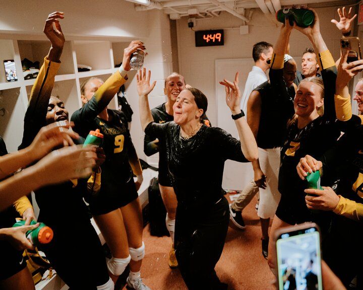 Missouri secures thrilling five-set victory against No. 9 Texas ...