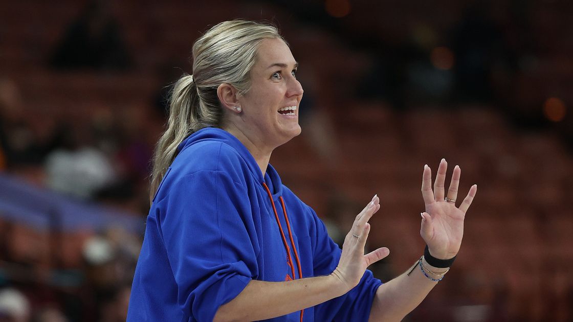 Kelly Rae Finley, Florida players speak at 2025 SEC Basketball Media ...